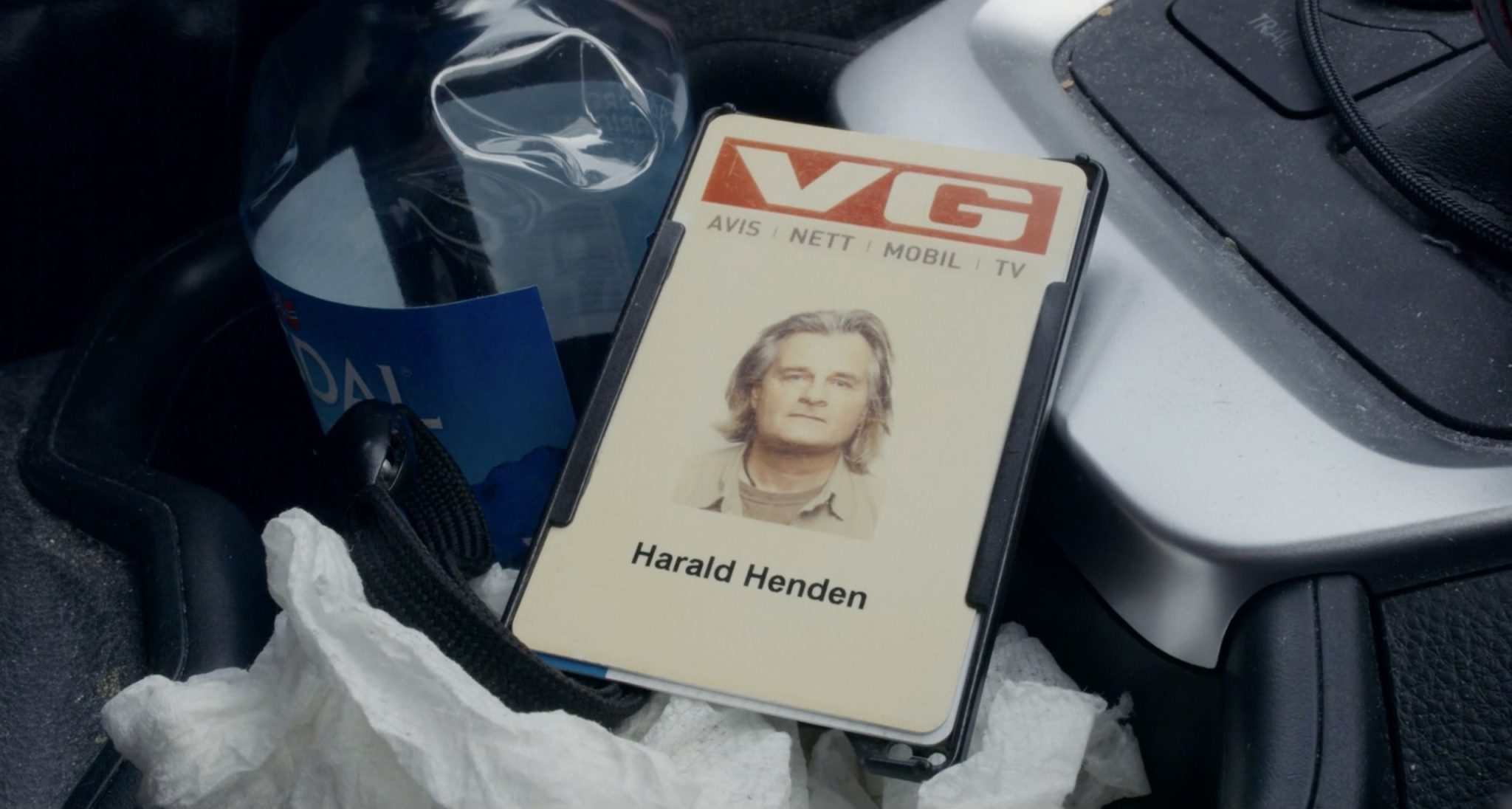Analysen: Henden – rekviem for en fotograf (2025) | Montages